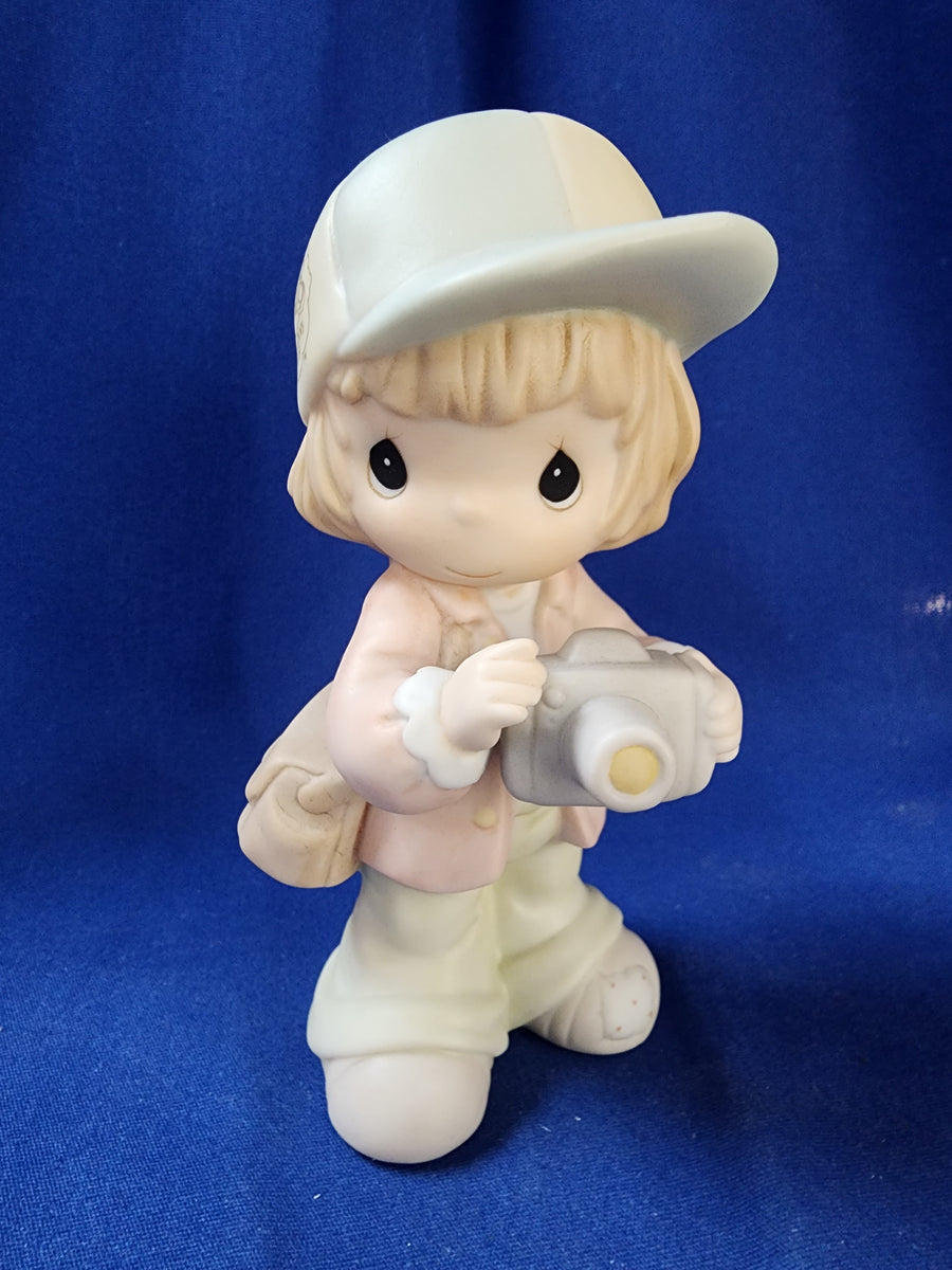 Precious Moments Collectors Club Focusing In On Those Precious Mom 8318