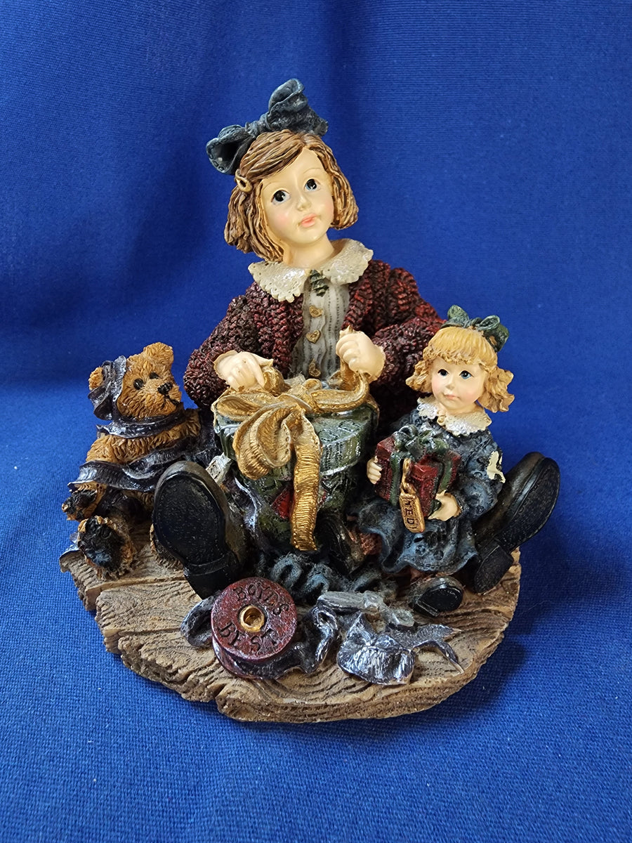 Boyds Bears & Friends "The Dollstone Collection - Karen with Wilson an ...