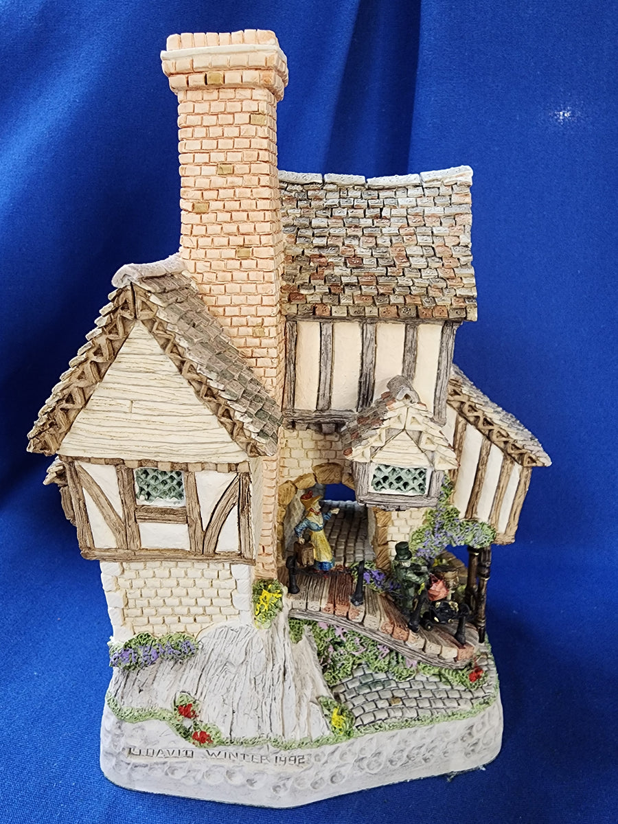 David Winter "Mad Baron Fourthrite's Folly" – RC Gifts