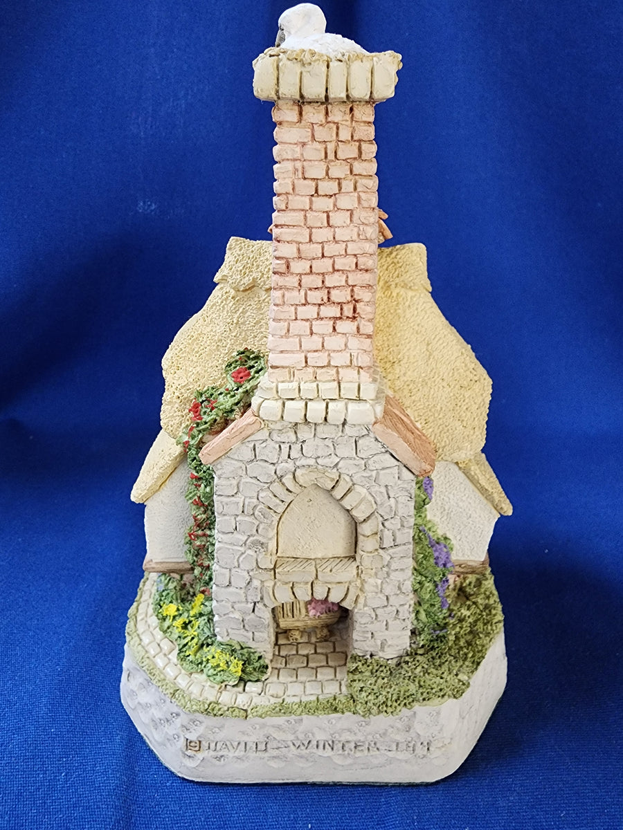 David Winter "Stork Cottage (Girl)" – RC Gifts