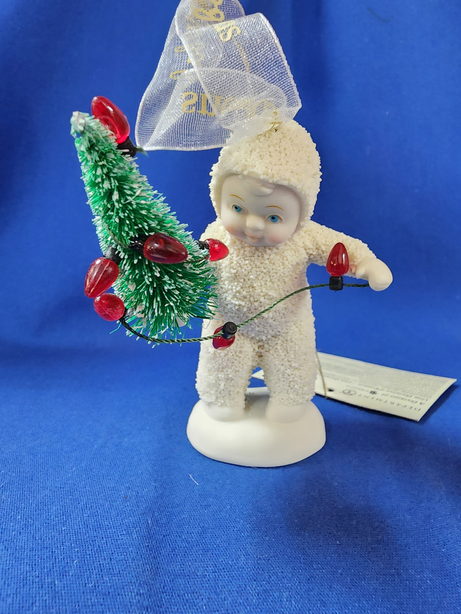 Snowbabies "Lighting The Tree - Ornament" – RC Gifts