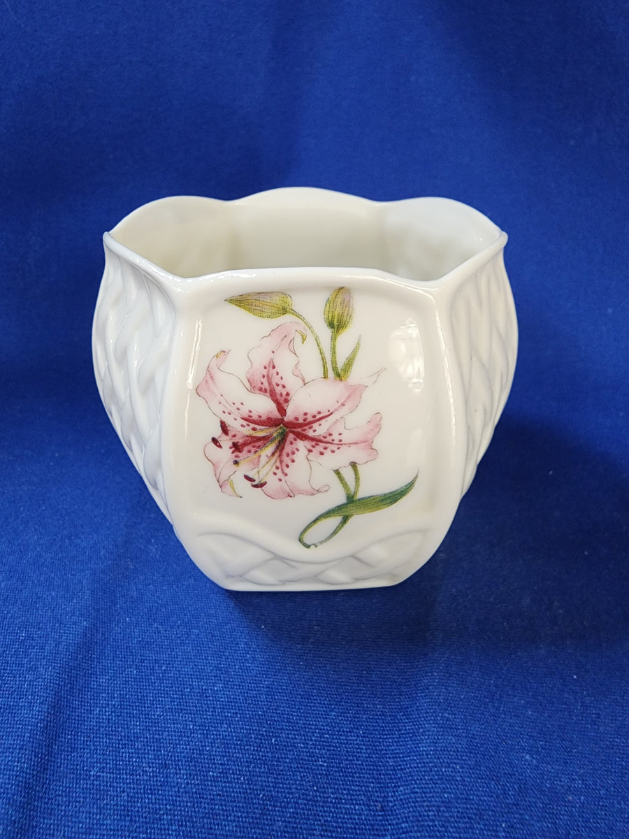 Belleek "Country Trellis Votive" – RC Gifts