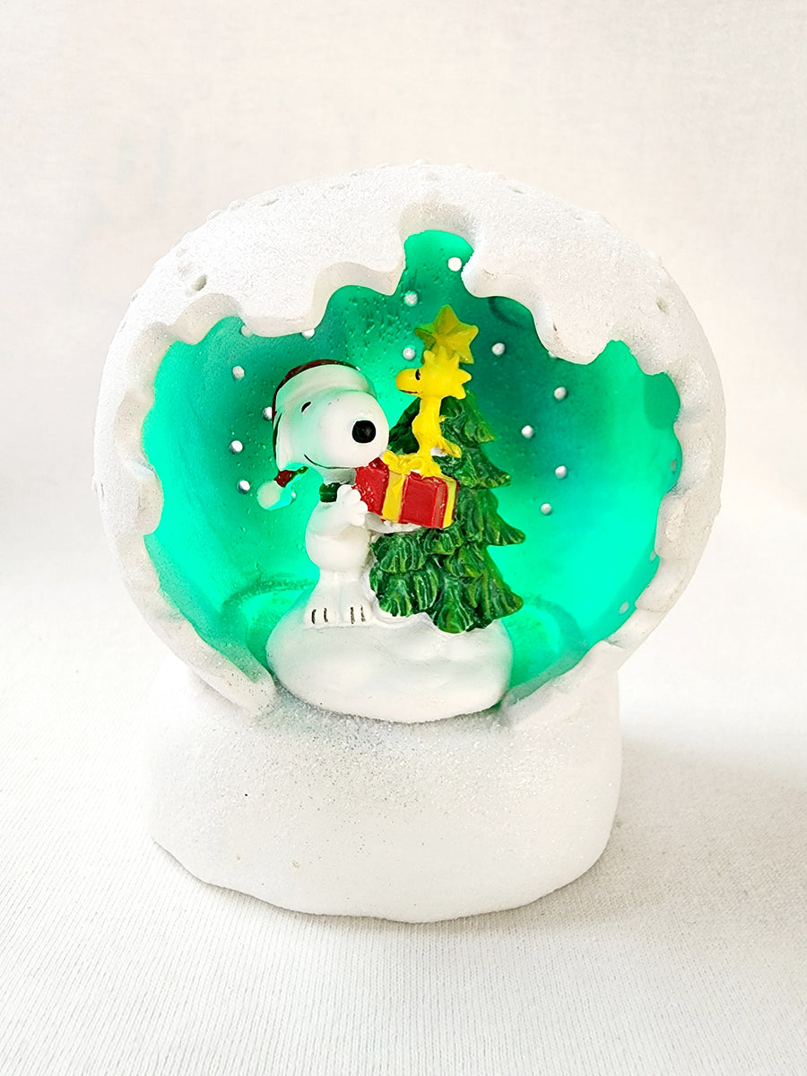 Peanuts "Light-up Christmas Scene" – RC Gifts