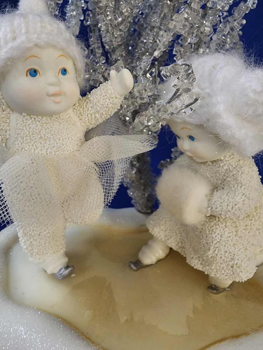 Snowbabies "Skating By Moonlight" – RC Gifts
