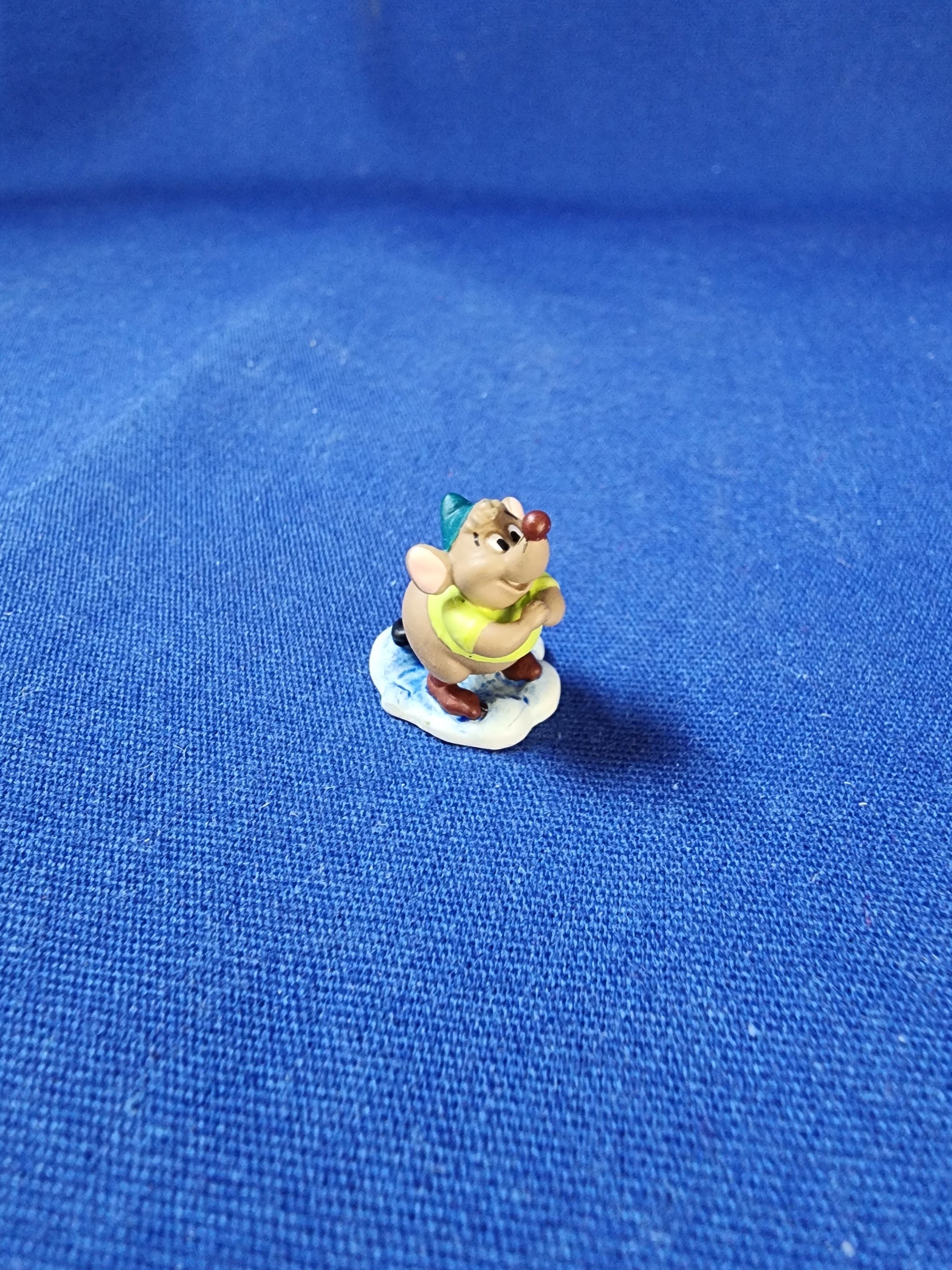 Walt Disney Classics Collection "Cinderella, Gus Miniature" – RC Gifts